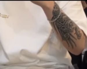 YOASOBI・AYASEのタトゥーの意味を部位別に解説！入れた時期も！